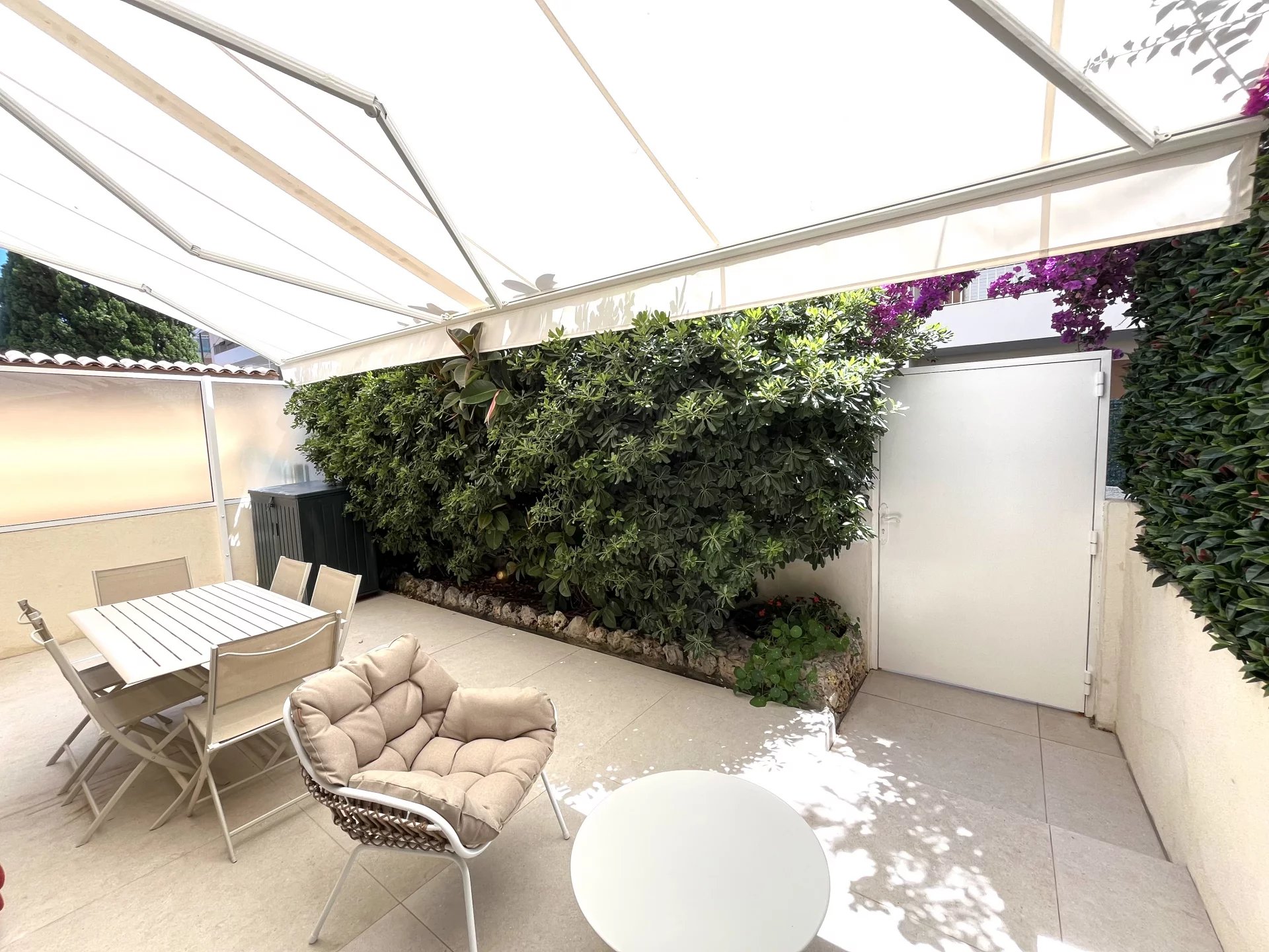 SUPERBE 3P À 30M DE LA PLAGE DU MOURÉ-ROUGE!