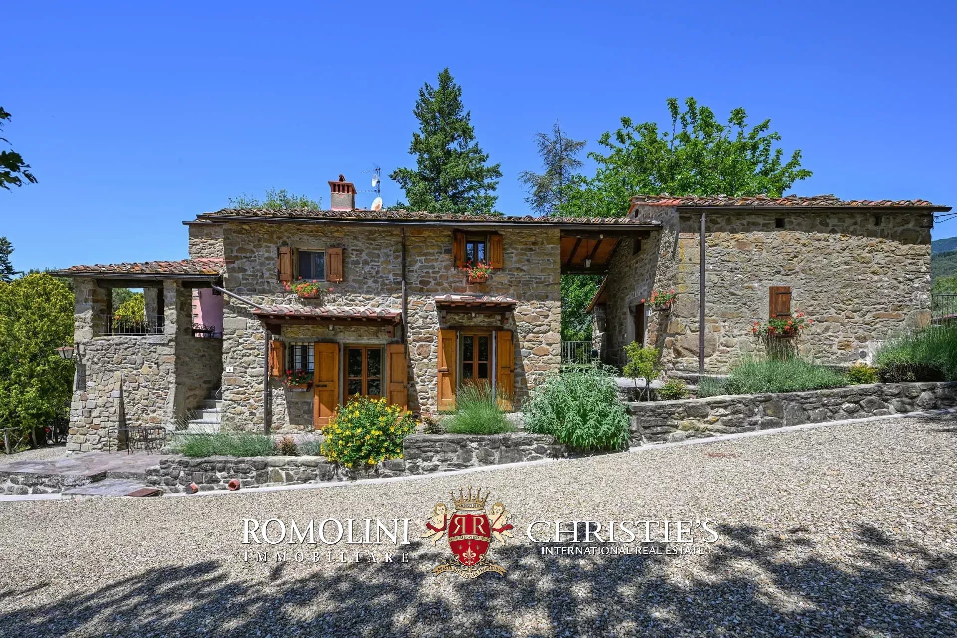 Gallery RUSTIC COUNTRY HOUSE WITH POOL AND 400 OLIVE TREES FOR SALE IN ...
