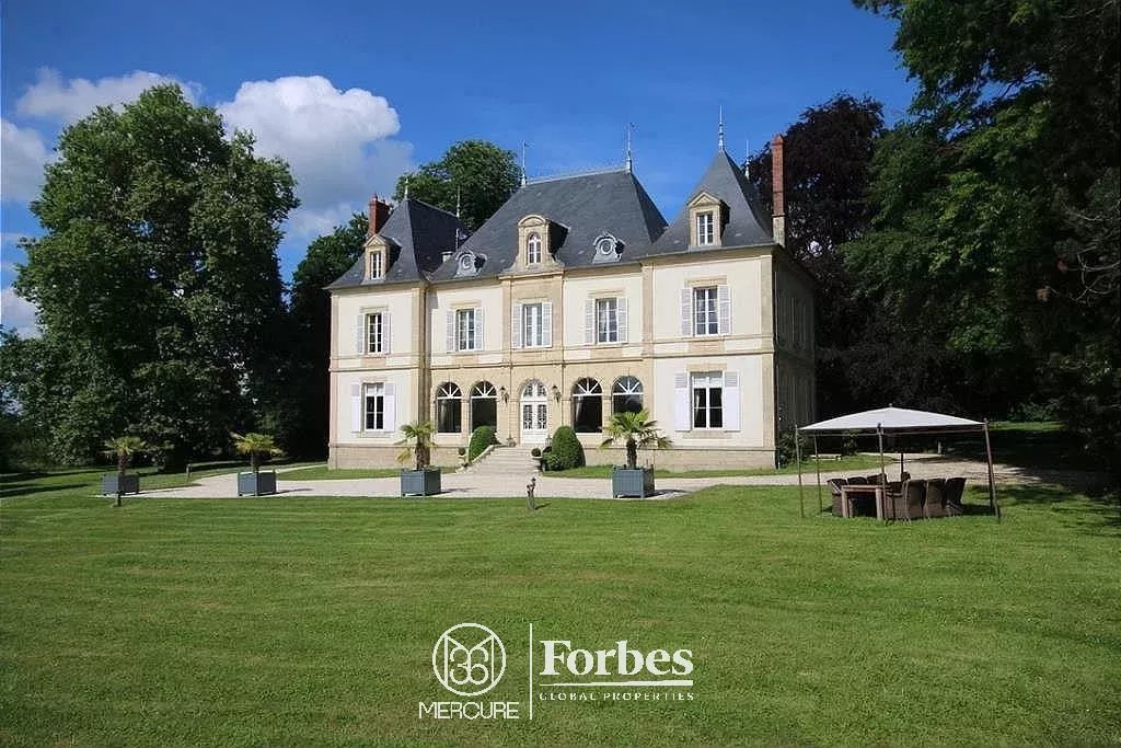 Buy Chateau Nevers (58), 12 rooms | Mercure Forbes Global Properties