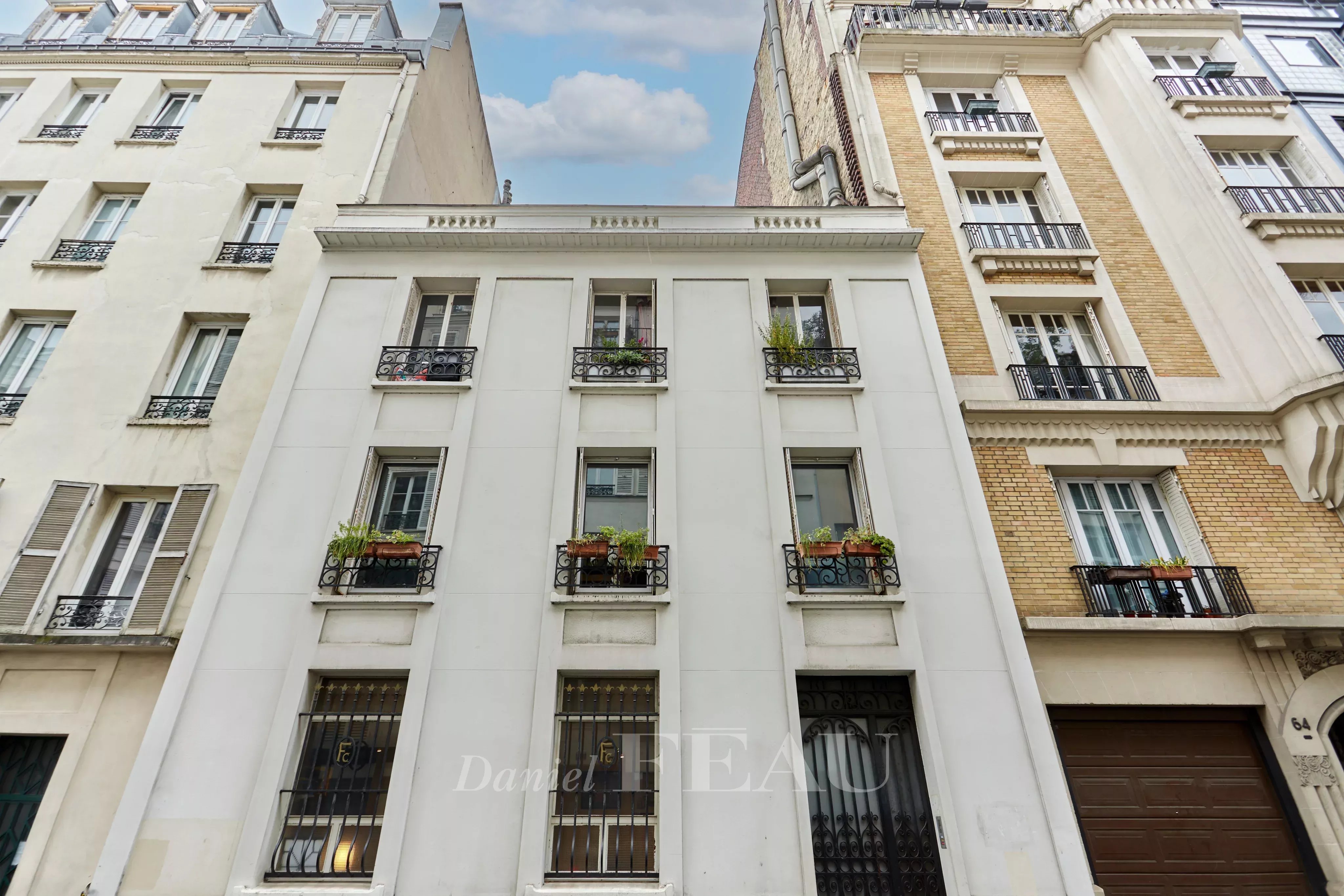Townhouse for sale, Paris 17th (75017), 11 rooms, 280 m², ref 84407733