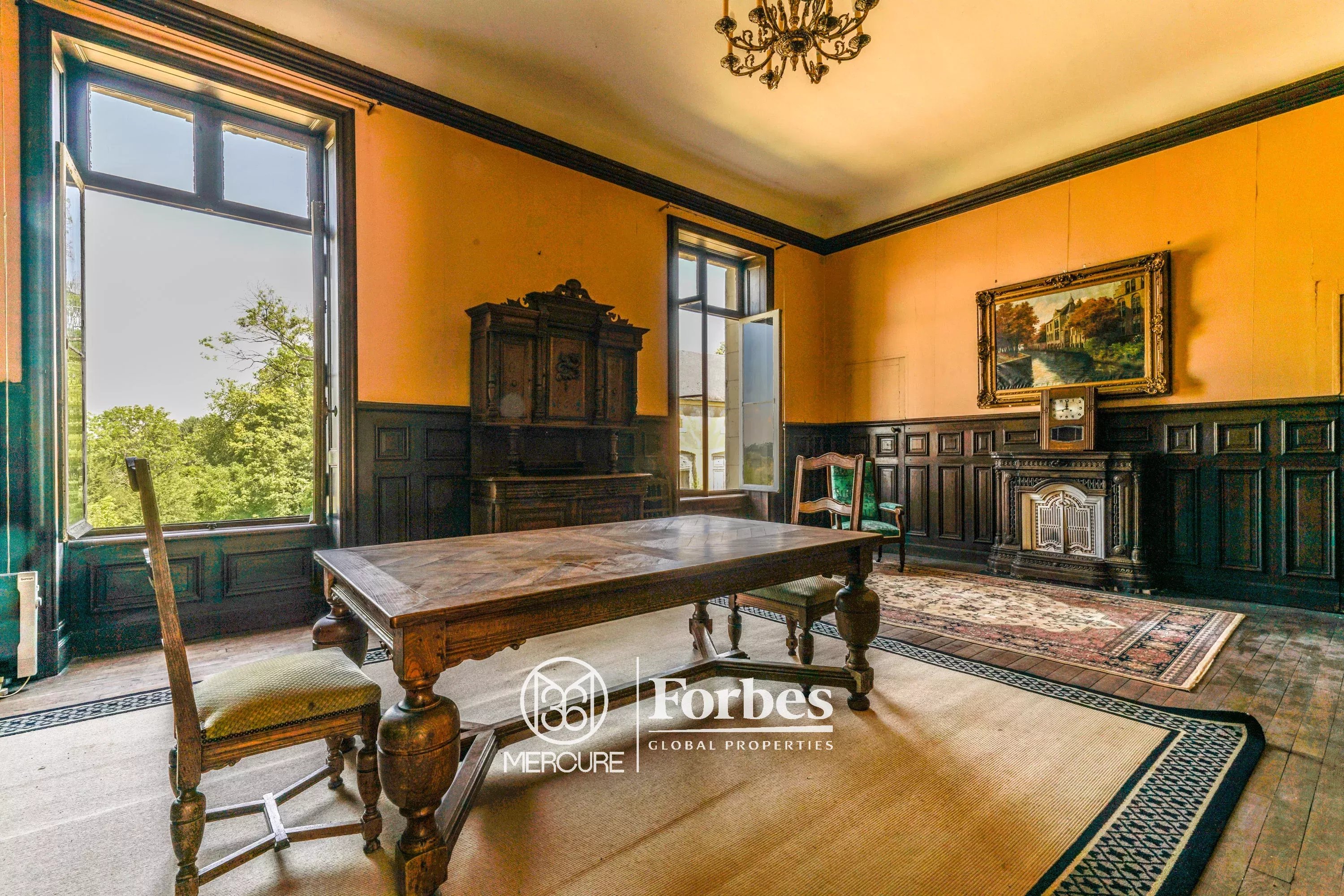 Vente Château Nevers (58), 23 pièces | Mercure Forbes Global Properties