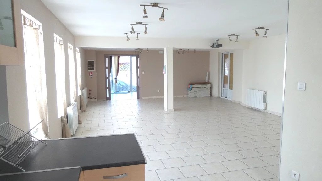 Local commercial aménagé - Très bon emplacement